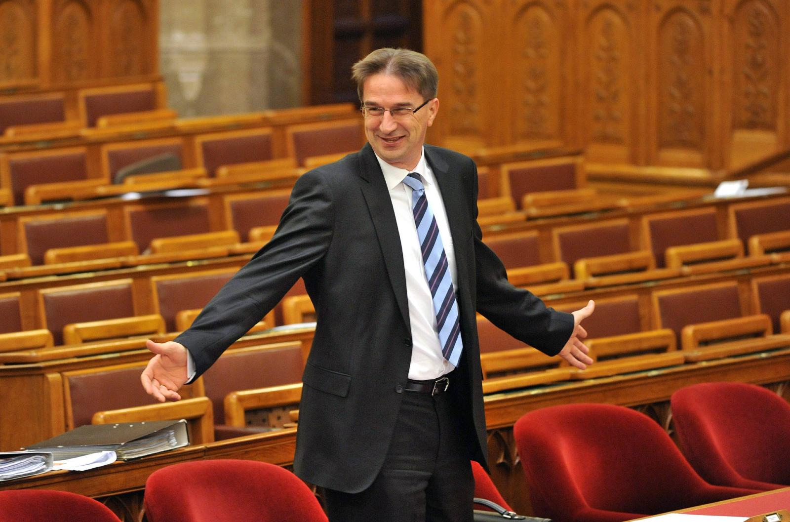 Már nemcsak suttogják: hivatalosan is Völner Pál az igazságügyi ... Már nemcsak suttogják: hivatalosan is Völner Pál az igazságügyi ...